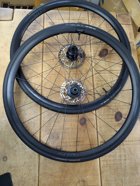 GIANT P-R2 DISC Wheelset Tubless 700c Gavia COURSE 1 Tyres Shimano 12mm ...