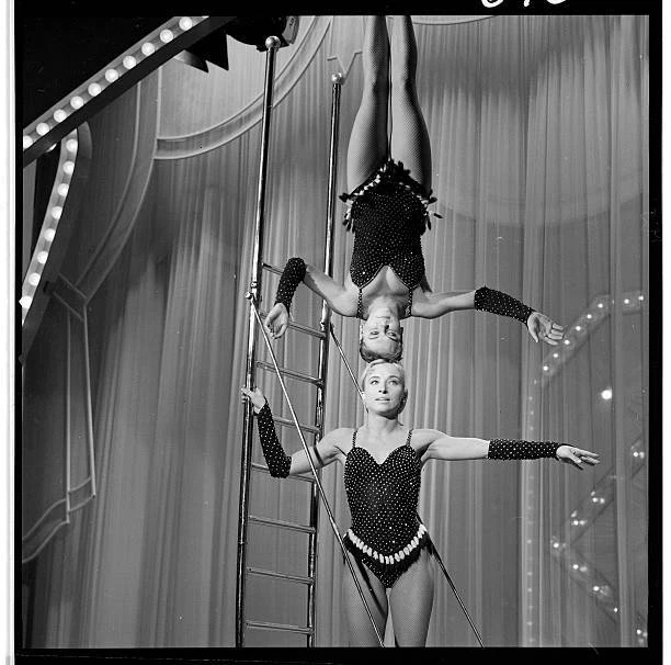 THE MASCOTS ACROBAT Team The Hollywood Palace 1967 Old Tv Photo 1 EUR 6 ...