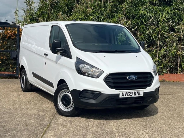FORD TRANSIT CUSTOM 2.0 EcoBlue 130ps 340 L2 H1 Leader Van Diesel £ ...