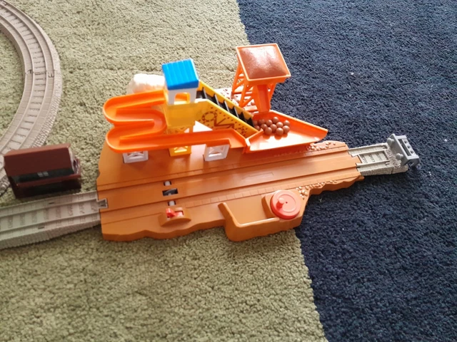THOMAS THE TANK Engine Tomy Trackmaster Sodor Quarry Loader & Adventure ...