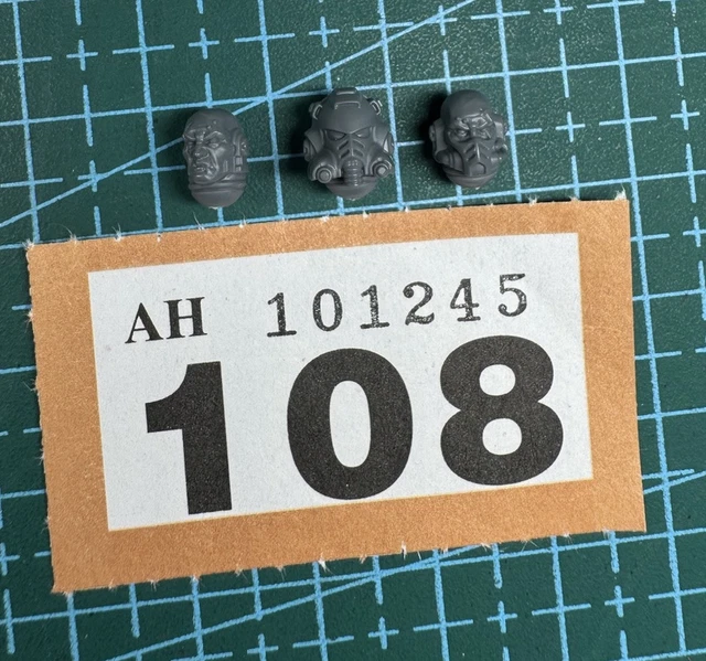 SPACE MARINE GRAVIS Captain Head Helmet Bundle Sergeant Character ...