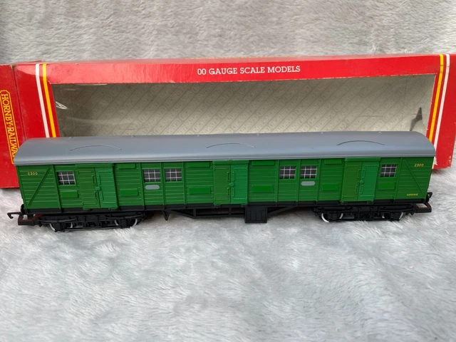 HORNBY R178 SR Bogie Luggage Van Malachite Livery £16.15 - PicClick UK
