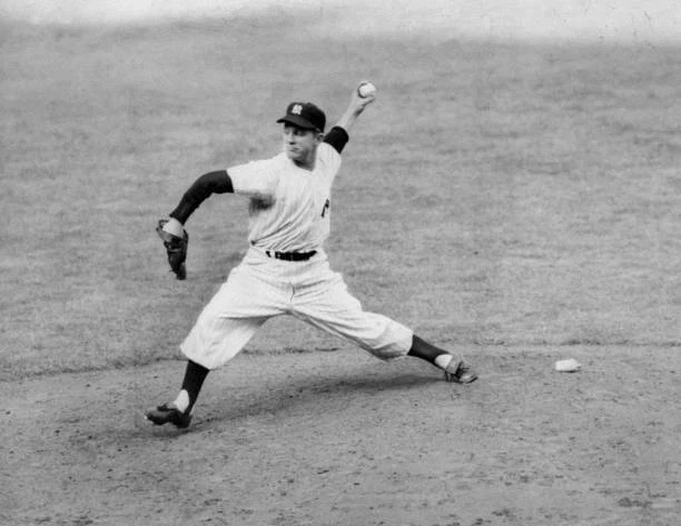 NEW YORK YANKEES pitcher Ed Ford throwing in the ninth inning of g ...