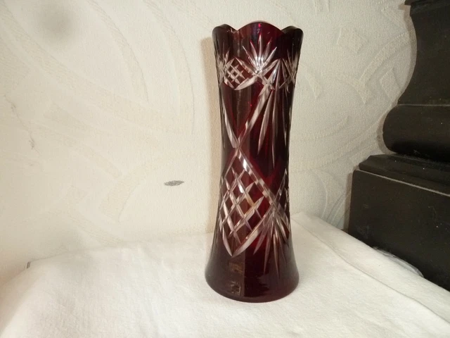 VASE EN CRISTAL de Bohème rouge foncé ancien objet de collection EUR 22 ...