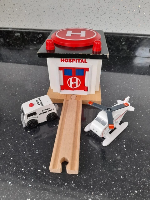 THOMAS & FRIENDS Wooden Train Sodor Hospital & Ambulance Harold £29.99 ...