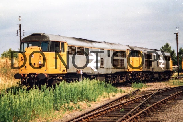 UK DIESEL TRAIN Railway Photograph Of Class 31 31144 Loco. (Rm31-104) £ ...