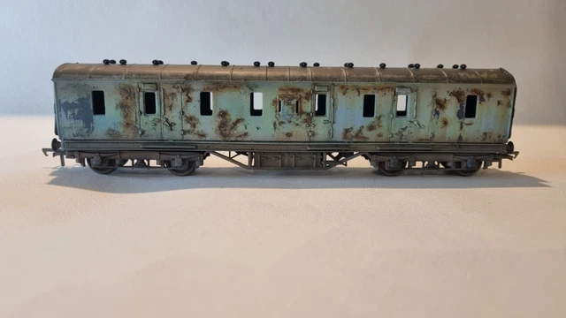 BACHMANN 50FT EX LMS Parcels van. Scrap Weathered. £1.16 - PicClick UK