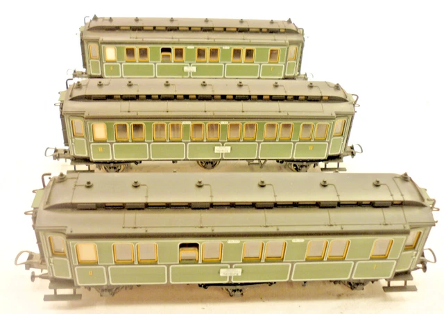 3 X TRIX UK 00 gauge K.Bay.Sts 6 wheel EXPRESS COACHES - 23017/24609, w ...