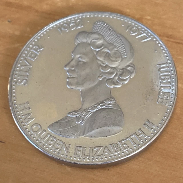 QUEEN ELIZABETH II Silver Jubilee Crown Coin 1952 - 1977 Rare ...
