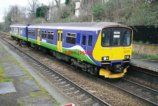 PHOTO CLASS 150 Sprinter 2-Car Dmu No 150 130 At Upper Holloway Of ...