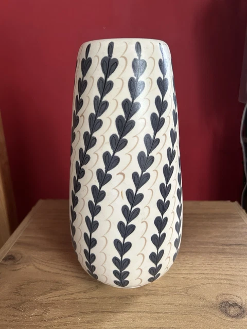 POOLE POTTERY FREEFORM shape 686 pattern X/Y FCX tall vase Lovely £156. ...