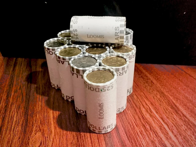 👍 ONE SEALED Bank Roll Unsearched $1 Golden Coins Sacajawea Susan ...