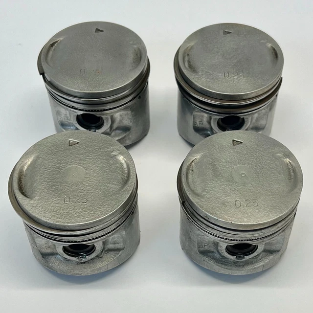 HONDA CB500 QUATTRO 1970s Pistoni Set 0.25 x 4, Usato 13102-323-000 EUR ...