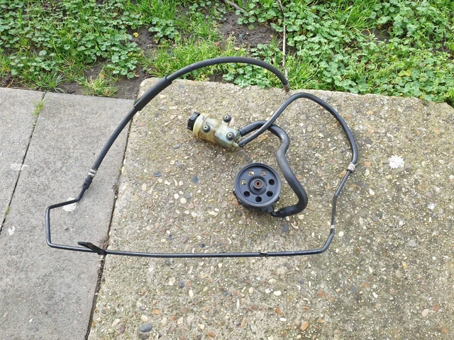 FORD FOCUS MK1 Power Steering Pump with Reservoir and Pipes box B17 EUR ...