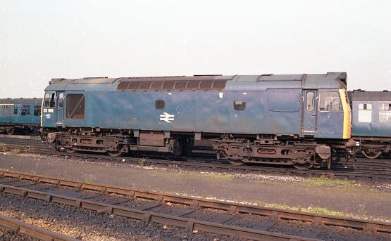 ORIGINAL COLOUR NEGATIVE of 25189 BR class 25 diesel loco £2.25 ...