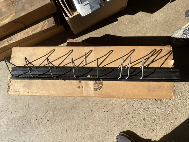 GATES RUBBER CO Fan Belt Advertising Sign Rack VTG Wood Metal Hangers ...