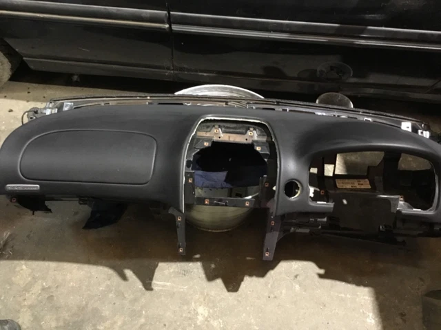 HOLDEN COMMODORE VY-VZ dash pad $100.00 - PicClick AU