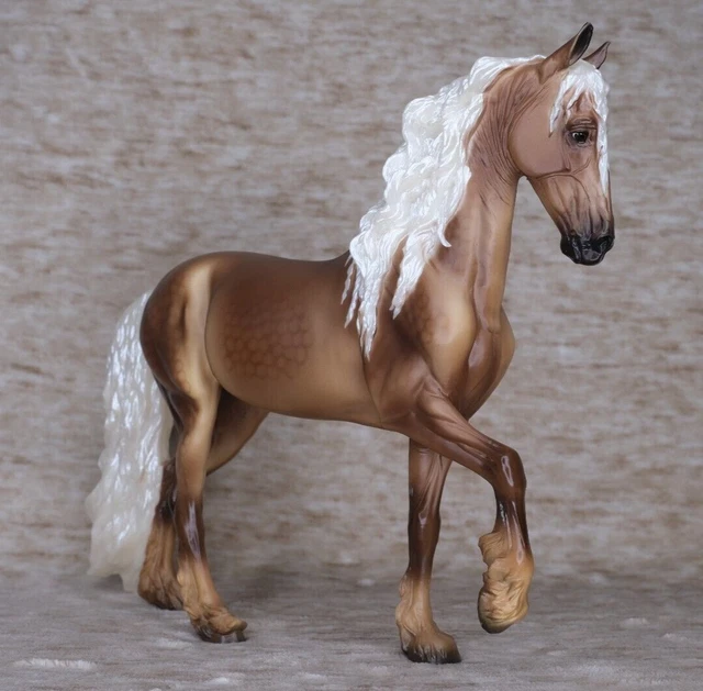 BREYER PFERD MODELLPFERD Traditional Seurat matt Breyerfest 2021 horse ...