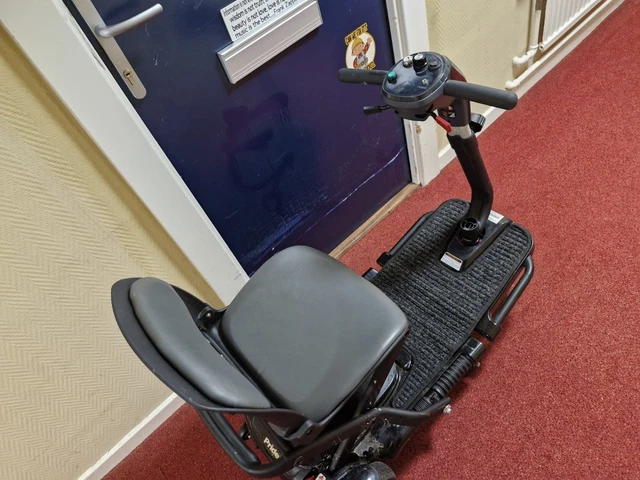 PRIDE QUEST MOBILITY Scooter Fully Working Folds Easy Just Pull Lever ...