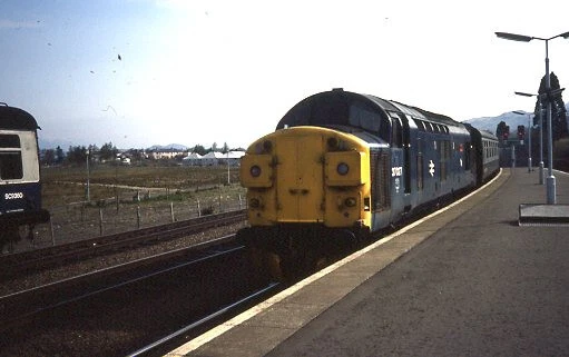 ORIGINAL COLOUR SLIDE of 37027 BR class 37 diesel loco £1.99 - PicClick UK