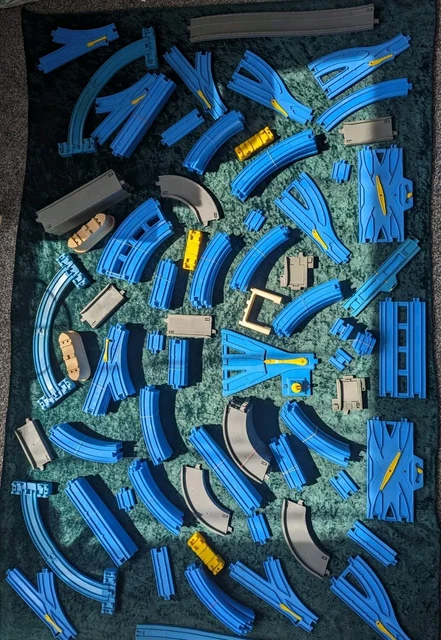 VINTAGE THOMAS TOMY Trackmaster Blue Track Mixed Bundle (156 Pcs!) £54. ...