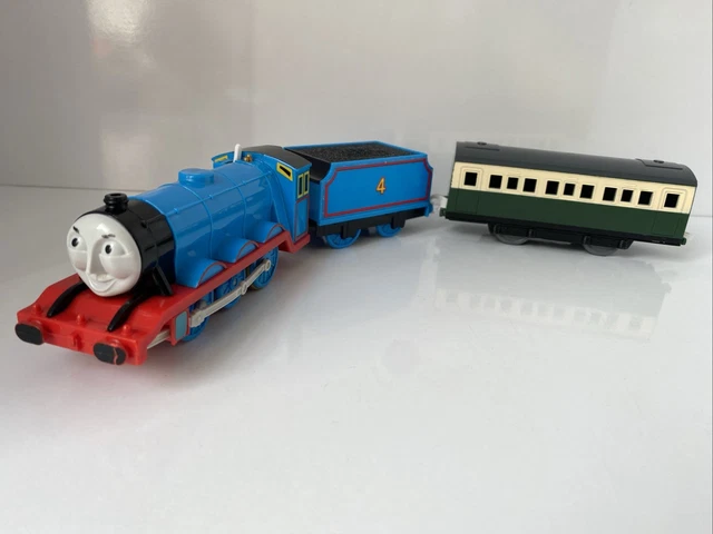 TOMY TRACKMASTER THOMAS The Tank Engine Battery Train Gordon ...