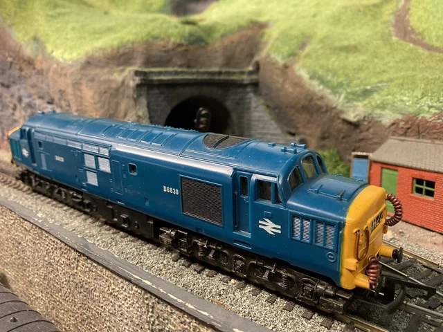 TRIANG HORNBY OO R751 Class 37 Diesel Loco D6830 BR Blue. Serviced ...
