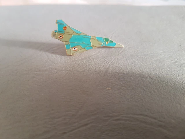 PIN'S ARMEE / MILITAIRE - Avion de combat - avion Mirage 2000 - armée de l'air EUR 4,90 ...