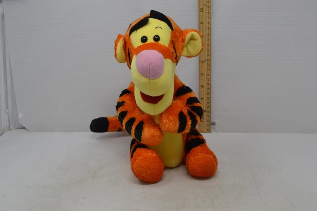 VINTAGE FISHER-PRICE DISNEY Winnie Pooh Tug-In-Time Tigger Talking ...