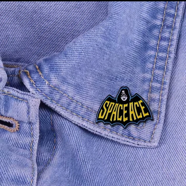 ACE FREHLEY SPACEMAN Space Ace Kiss Enamel Badge New York Groove £3.31 ...