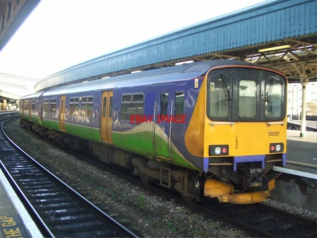 PHOTO CLASS 150 Sprinter 2-Car Dmu No 150 121 At Bristol Temple Meads ...