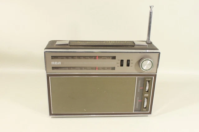 RCA -RZM 177T, vintage-AM/FM radio. (ref G 003) $31.17 - PicClick CA