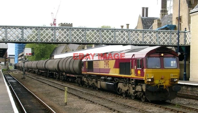 PHOTO CLASS 66 Loco 66086 Passing Through Lincoln Station £1.65 ...