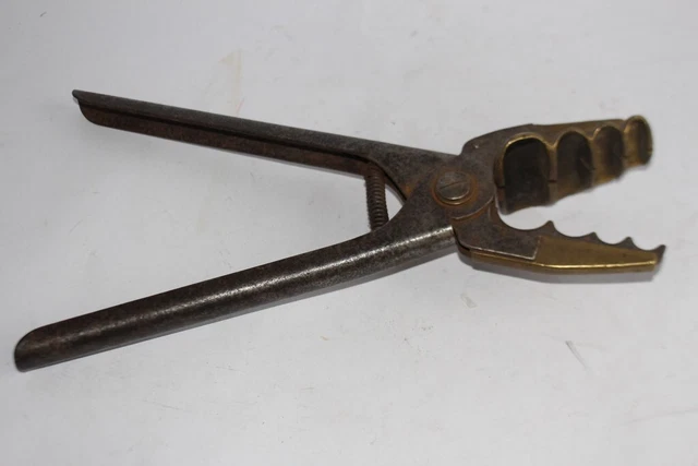 ANCIENNE PINCE À couder les tubes Outil Art populaire (40251) EUR 58,00 ...