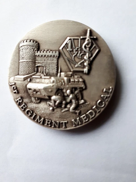 INSIGNE, COIN DU : " 1er REGIMENT MEDICAL ", 35MM , IMPLANTE A LA ...