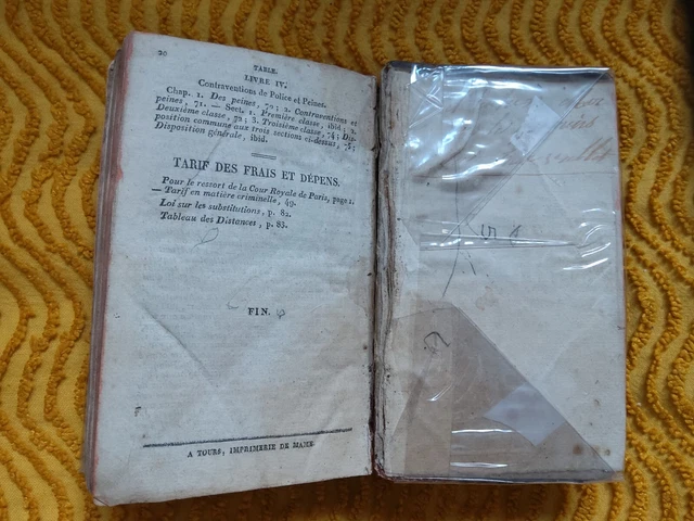 LES CINQ CODES. Nouvelle édition 1826 Livre de droit ancien Droit civil ...