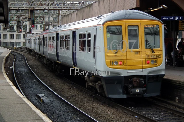 CLASS 319 319362, 4 car EMU, in unbranded Northern White & Blue ...