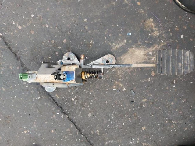 PEDALIER D'EMBRAYAGE RENAULT CLIO 4 PHASE 1 EUR 25,00 - PicClick FR