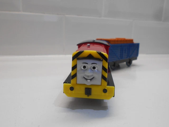 TOMY TRACKMASTER THOMAS the tank engine battery train talking salty £18 ...