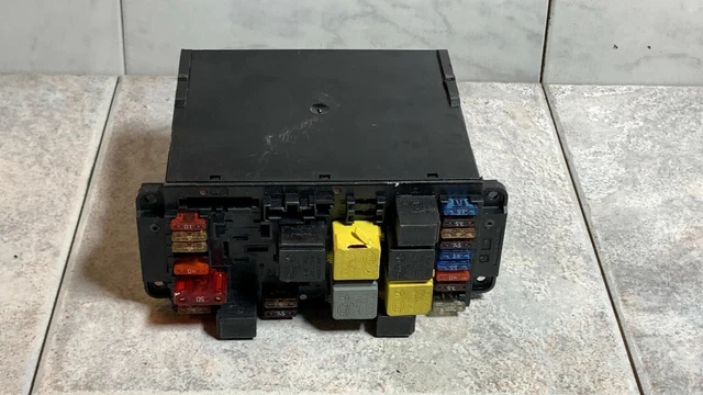 ORIGINAL MERCEDES W203 HELLA central electric fuse box A2035451701 de £ ...
