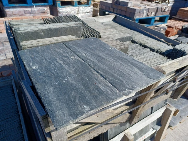 BATCH OF 2.7 Tonnes SSQ Riverstone Random Size Phyllite Roofing Slate £ ...