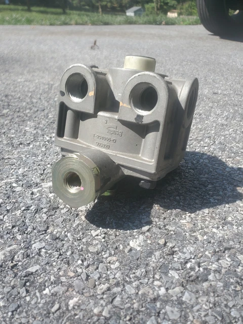 BENDIX R-14 Air Brake Relay Valve - 103294N $110.14 - PicClick CA
