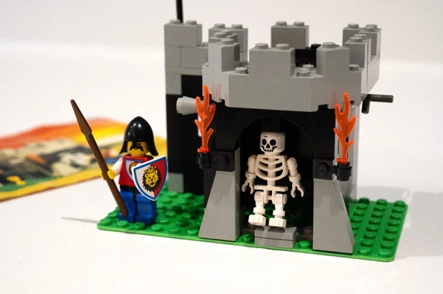 VINTAGE LEGO 90S System Castle Set - SKELETON SURPRISE - 6036 - 100% ...