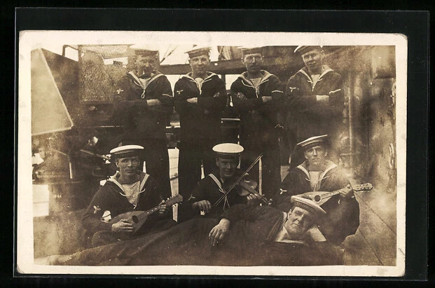 AK NAVIRE DE Guerre Hms Avant, Marins Avec Instruments À Pont EUR 6,00 ...