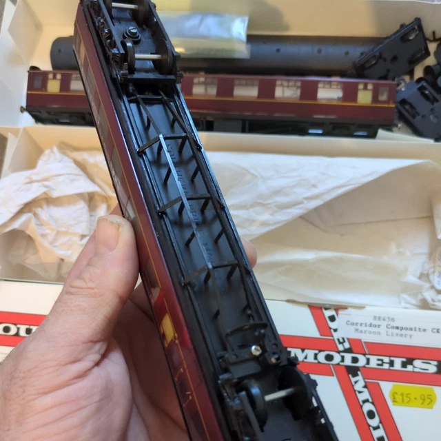 2 X SOUTHERN Pride Models Coach Kit Spares (Maroon) - Part Assembly £10 ...