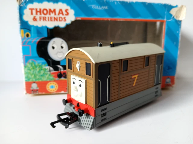 THOMAS THE TANK and Friends Hornby 00 R9046 Toby the Tram Locomotive ...