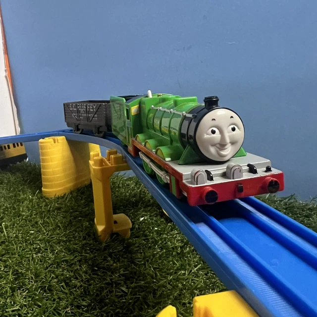 TOMY PLARAIL TRACKMASTER Henry Thomas The Tank Engine Old Design £45.95 ...