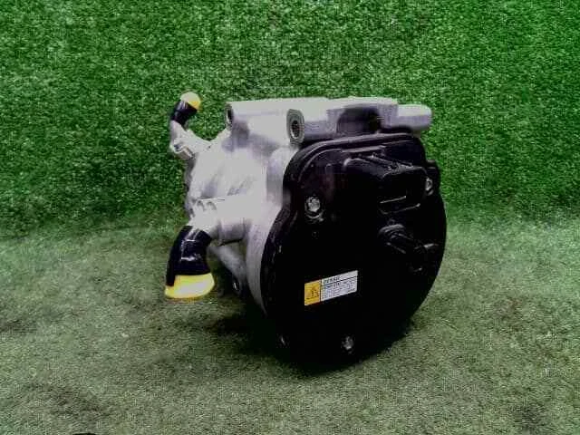 TOYOTA 2021 6AA-MXPH10 Compressore A/C 88370K0010 [usato] [PA8871329 ...