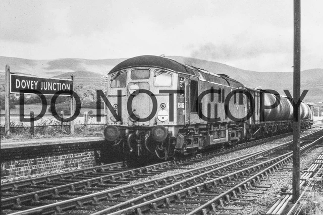 UK DIESEL TRAIN Railway Photograph Of Class 24 D5085 Loco. Rm24-57 £1. ...