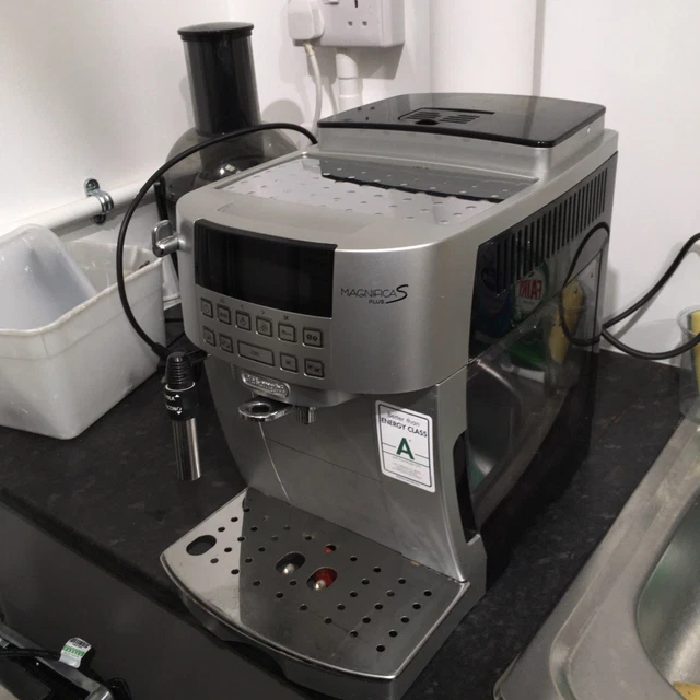 DELONGHI MAGNIFICA S ECAM 21.117.w Automatic Coffee Machine - Silver ...